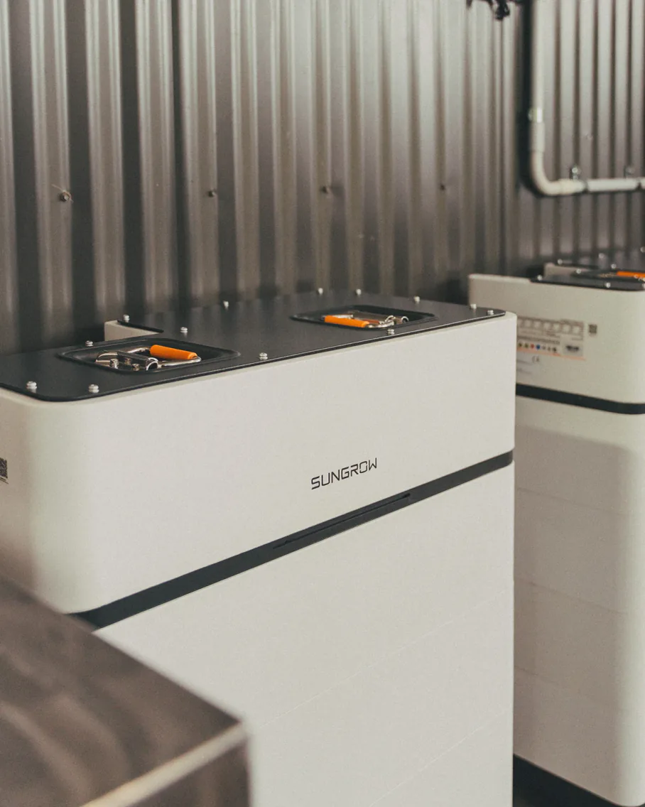 2025 Solar & Battery Storage Reach Milestone⚡Statistics
